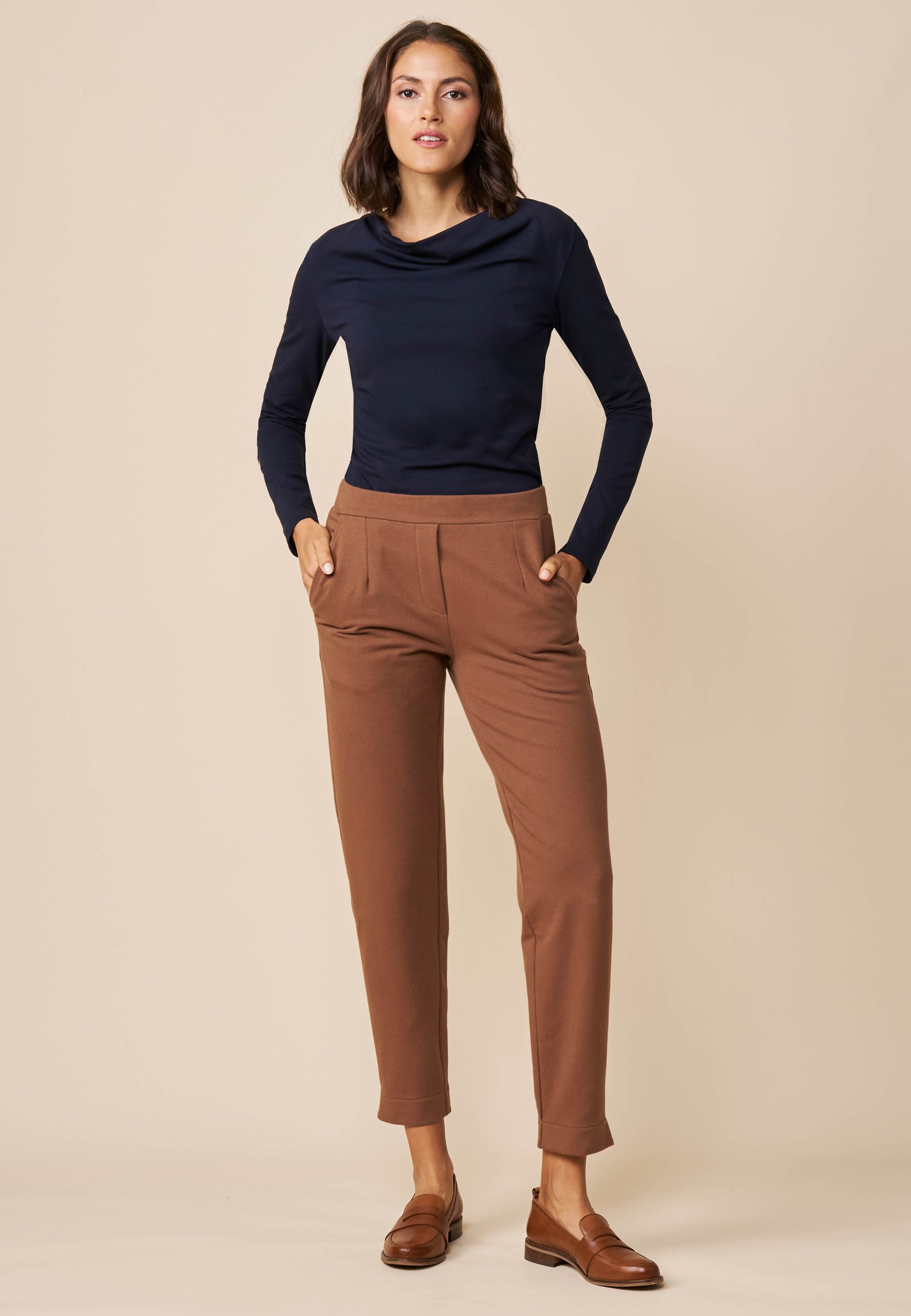 Entdecken Sie die Hose Modell Regina - Bequem & Stilvoll – LANA Organic ...